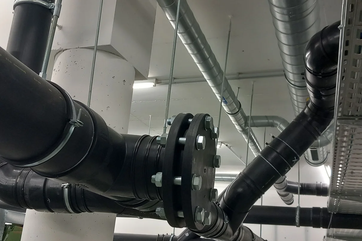 Double pipe systems for special drainage